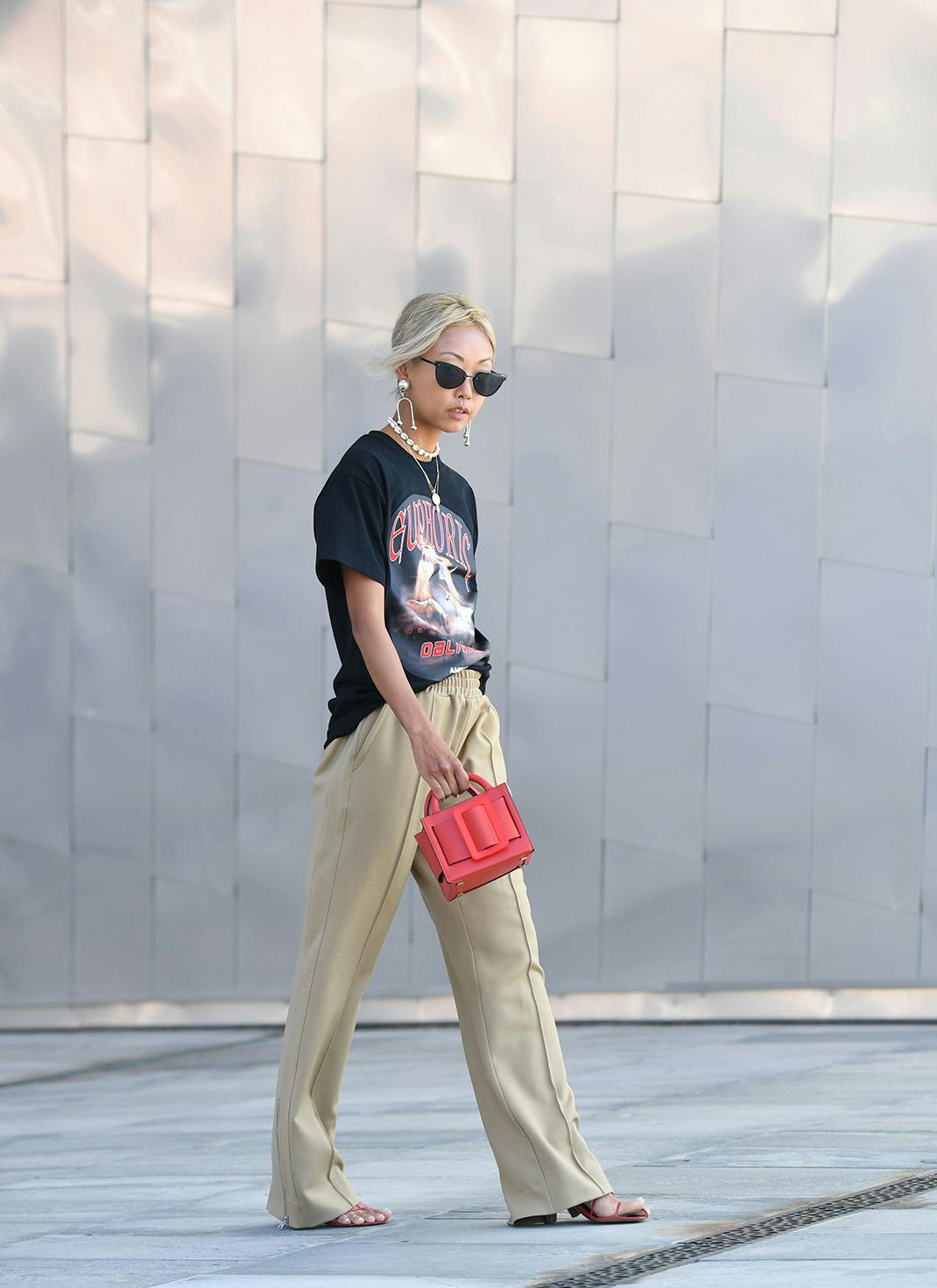 How To Make A Graphic Tee Look Polished, According To The Pros
