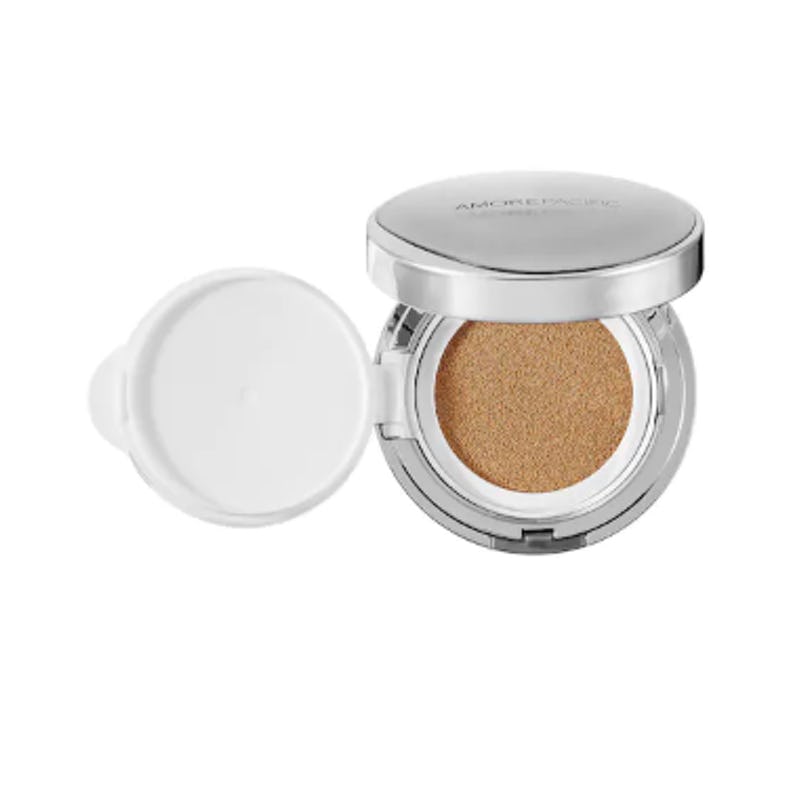 What We Should Know About SPF Makeup, According To Industry Experts